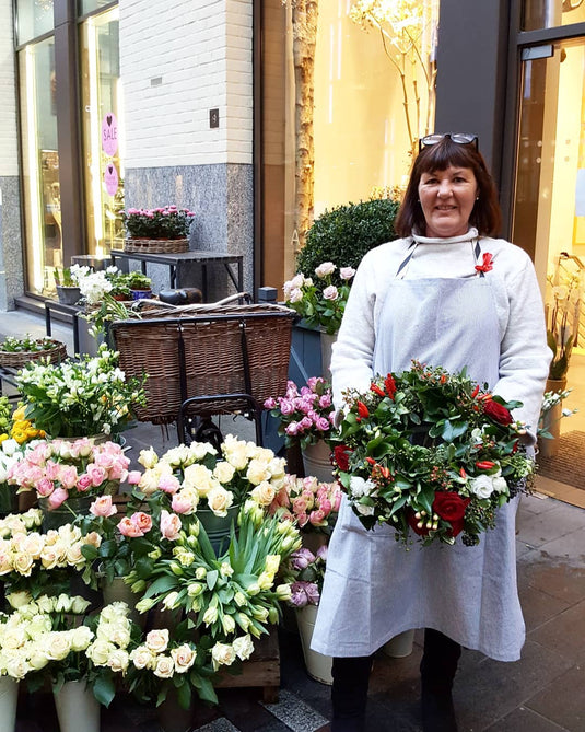 About Us – Flowers in a Box